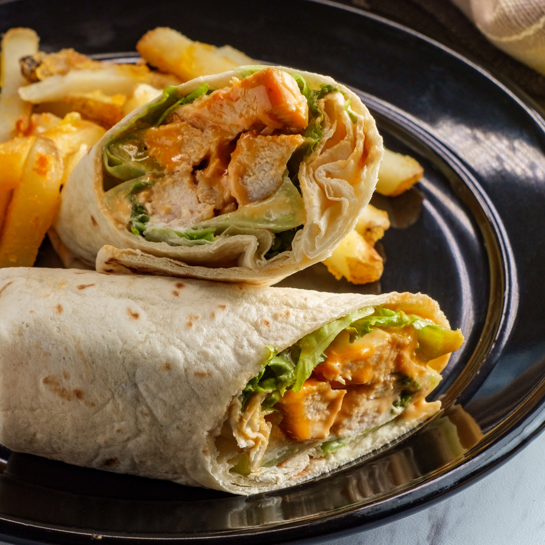 CHARTWELLS BUFFALO CHICKEN CEASAR WRAP 268g – Canteen Canada